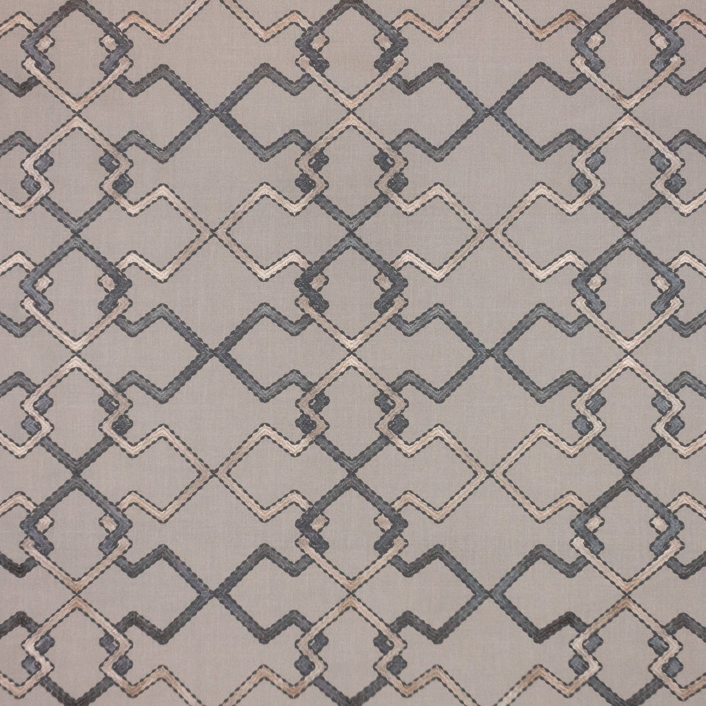 Interlock Trellis Sterling – Charleston Fabrics